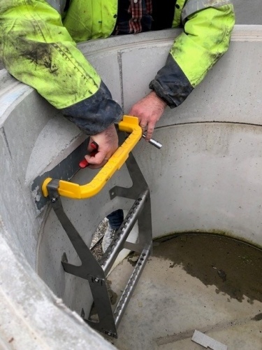 Pazapa Manhole Ladder System - Afinitas